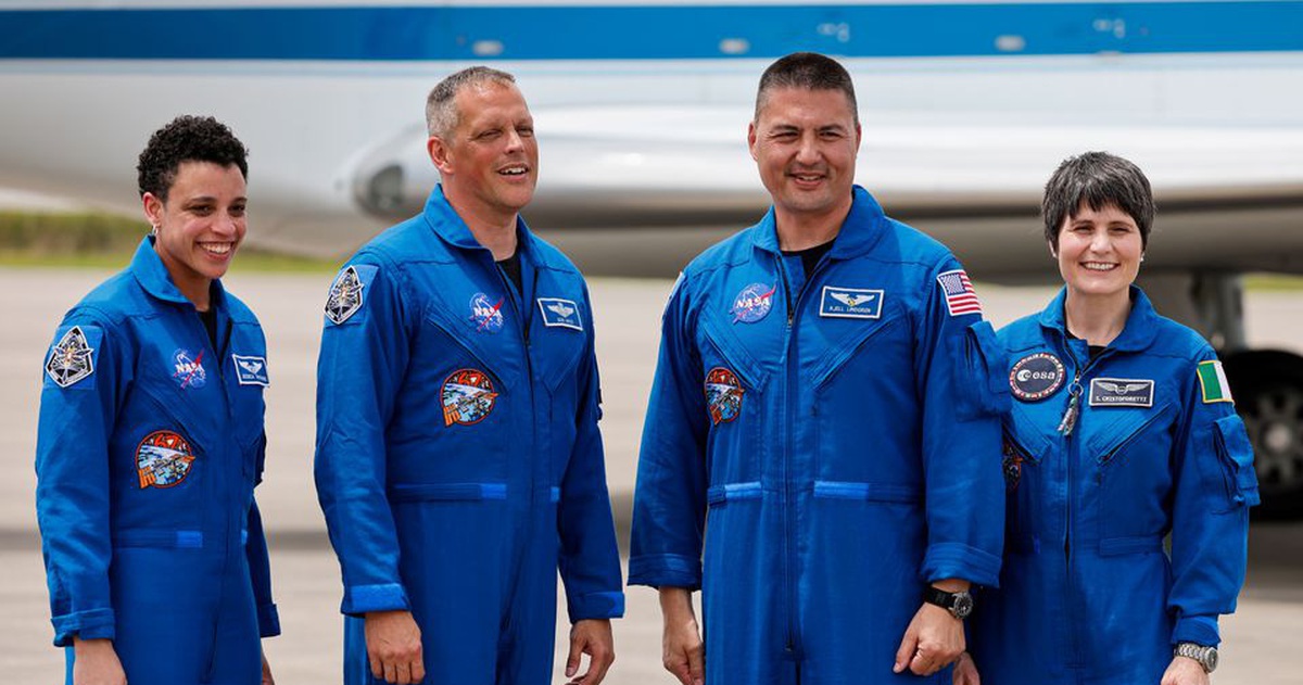 Phi hành đoàn của NASA trở về Trái đất an toàn - Tuổi Trẻ Online