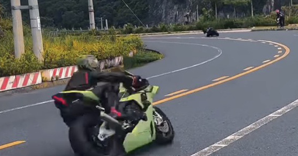 Khởi tố, bắt tạm giam 'quái xế' lái mô tô đến 299km/h - Tuổi Trẻ Online