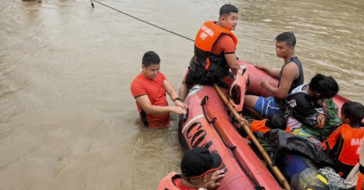 Gió to do bão Doksuri làm lật thuyền khiến 23 người thiệt mạng ở ...