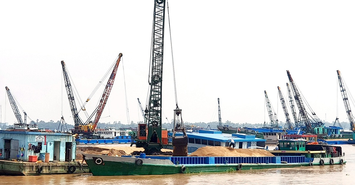 Nguồn cát 'đứt gãy', giá tăng mạnh - Tuổi Trẻ Online