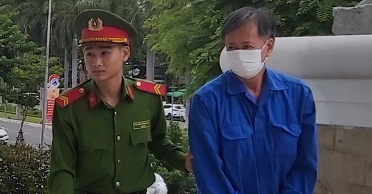 Tham ô kit xét nghiệm để bán cho Việt Á, cựu giám đốc CDC Đà Nẵng lãnh ...