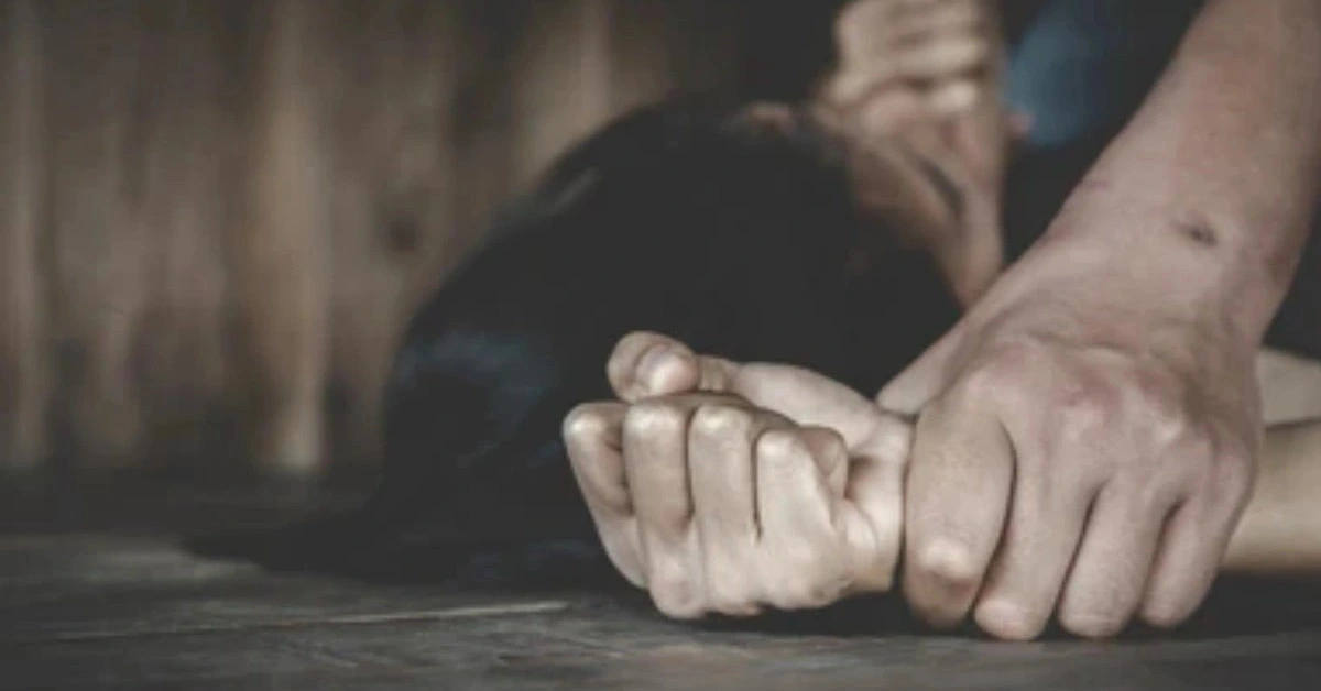 Nữ sinh lớp 10 nghi bị hiếp dâm tập thể sau cuộc nhậu - Tuổi Trẻ Online