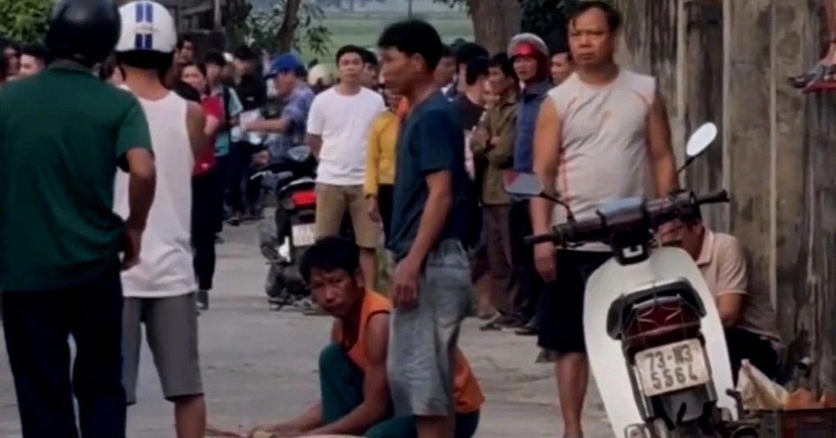 Bắn hạ trâu ‘điên' lao ra đường húc chết người - Tuổi Trẻ Online