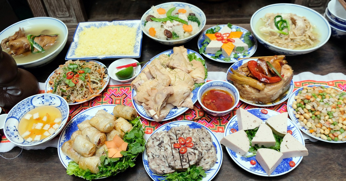 Mâm cỗ đón giao thừa ba miền Bắc - Trung - Nam - Tuổi Trẻ Online