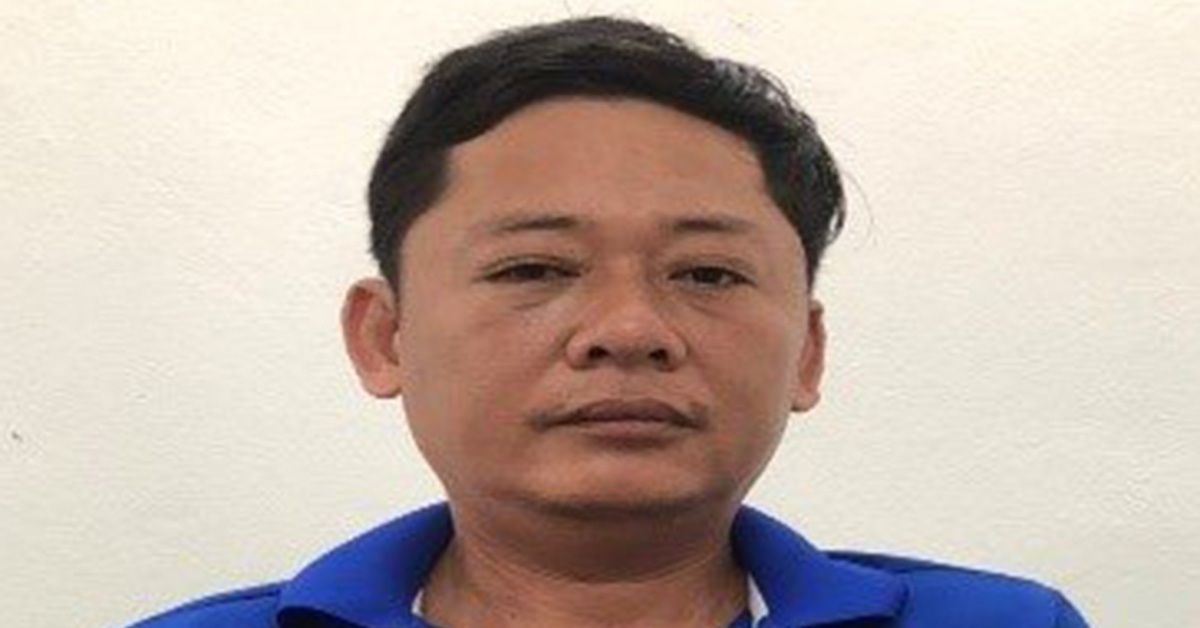 Tạm giữ người say xỉn không chịu đo nồng độ cồn, đánh vào mặt cán bộ ...