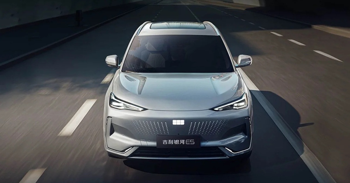 Đâm thủng, thả xuống biển, đốt cháy, xe cán qua... pin xe điện đều ...