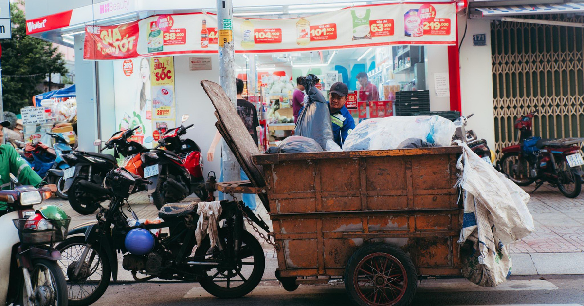 Tin tức sáng 1-7: Không để xe rác thô sơ chạy trên đường phố TP.HCM ...