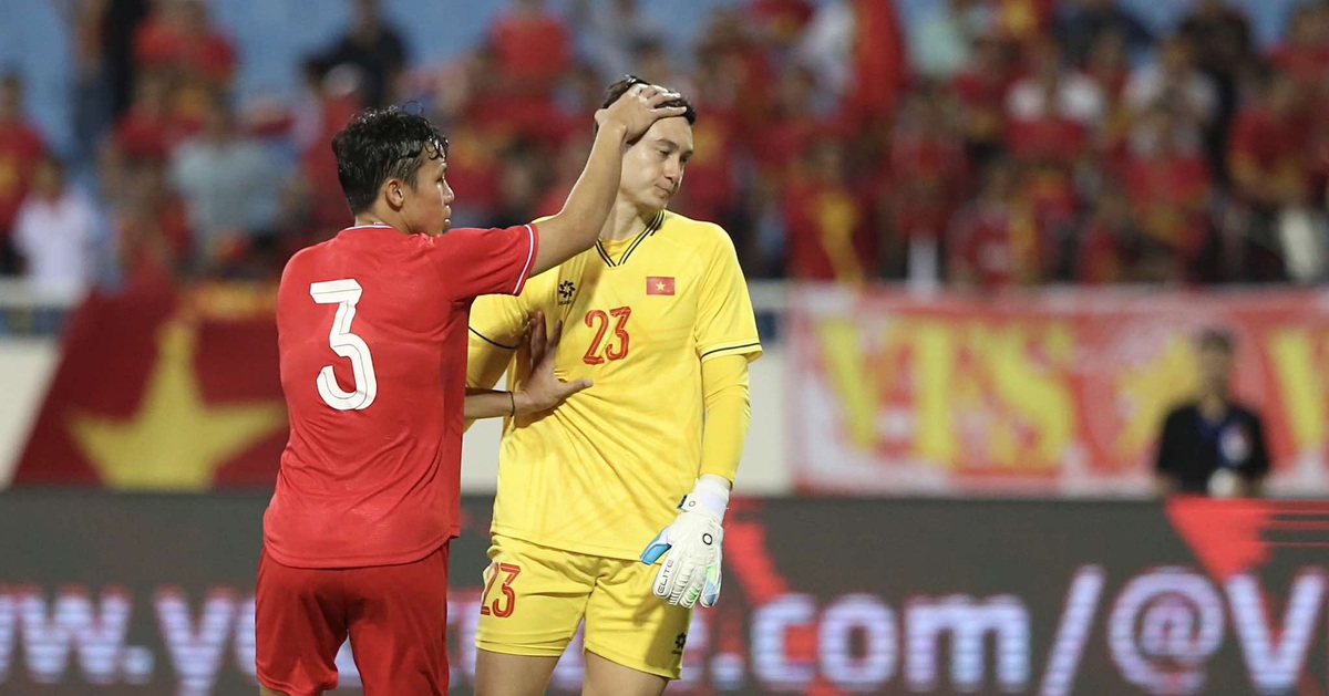 Văn Lâm mắc sai lầm, tuyển Việt Nam thua 0-3 trước Nga - Tuổi Trẻ Online