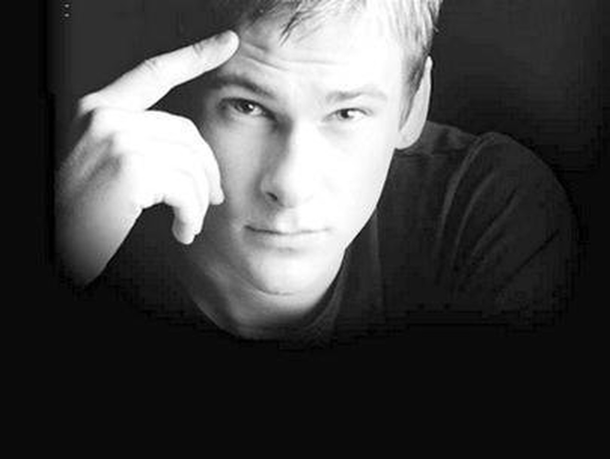 Lee Ryan hát solo - Tuổi Trẻ Online