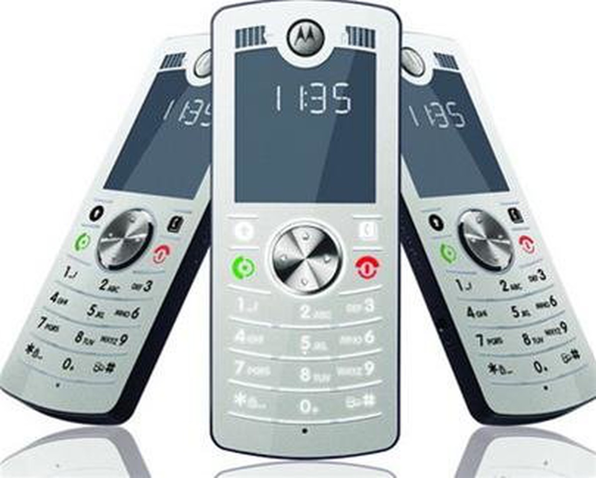 Motorola và S-Fone "tặng" điện thoại cho khách hàng - Tuổi Trẻ Online