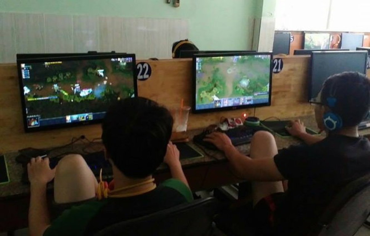 Con nghiện game, cha dẫn đến công an xin… bỏ tù - Tuổi Trẻ Online