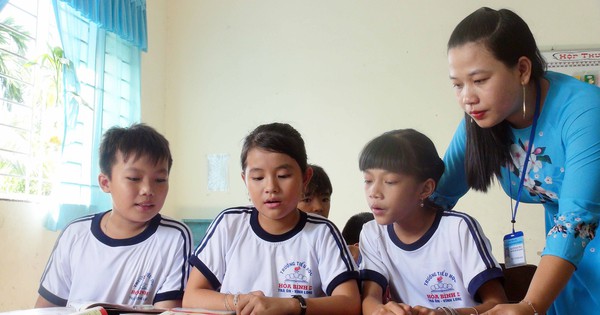 Cô Giáo Thùy Tạo Việc Làm Cho Phụ Huynh Tuổi Trẻ Online