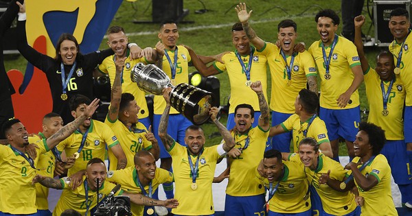 'Thế hệ vàng' của bóng đá Brazil - Tuổi Trẻ Online