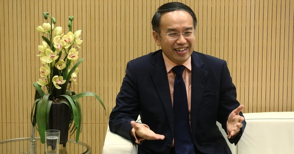 Tái khởi động kinh tế, Hong Kong nới lỏng kiểm dịch cho lãnh đạo 480 ...