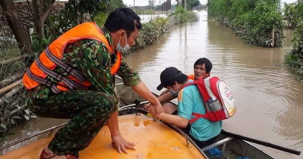 Cứu dân trong lũ dữ - Tuổi Trẻ Online