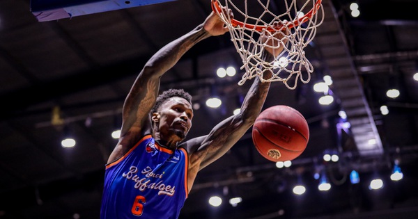 Mike Bell - Ngôi sao không tuổi của đội bóng thủ đô - Tuổi Trẻ Online