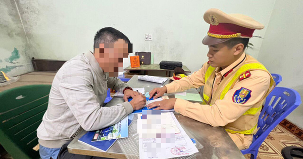 Phạt Tài Xế Không Nhường đường Cho Xe Cứu Thương Chở Bệnh Nhân đi Cấp Cứu Tuổi Trẻ Online