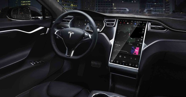 Xe Tesla hiện đại nhưng không phải chủ xe nào cũng biết dùng - Tuổi Trẻ ...