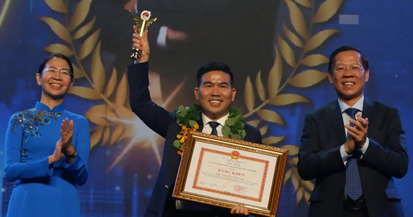 Vinh danh 'Doanh nhân trẻ xuất sắc', 'Doanh nhân trẻ tiêu biểu' TP.HCM 2022 - Tuổi Trẻ Online