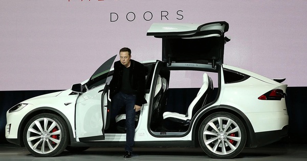 Xe điện Tesla Model X: Ngôi sao rắc rối của Elon Musk - Tuổi Trẻ Online