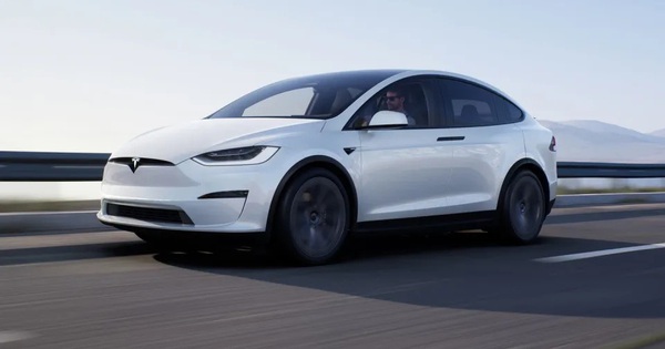 Tesla tiếp tục thu hồi hàng trăm nghìn xe tại Mỹ do đèn hậu - Tuổi Trẻ ...