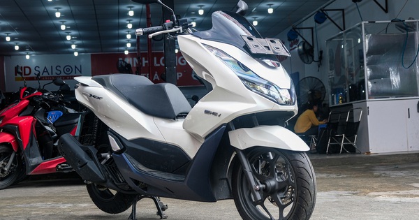 Honda PCX bản 'tiết kiệm xăng' về Việt Nam: Giá 99 triệu, của hiếm cho ...