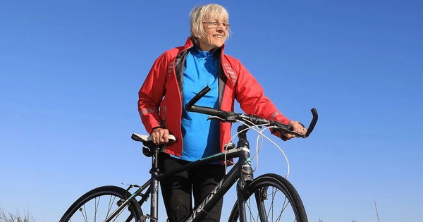 Cụ bà 85 tuổi đạp xe 1.600km để chữa lành nỗi đau mất 3 người con ...