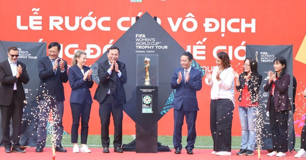 Cúp vàng FIFA World Cup 2023 đến Việt Nam - Tuổi Trẻ Online