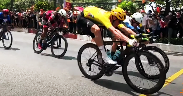 Trọng tài chụp ‘cắt lớp’ công nhận chiến thắng cho Petr Rikunov - Tuổi ...