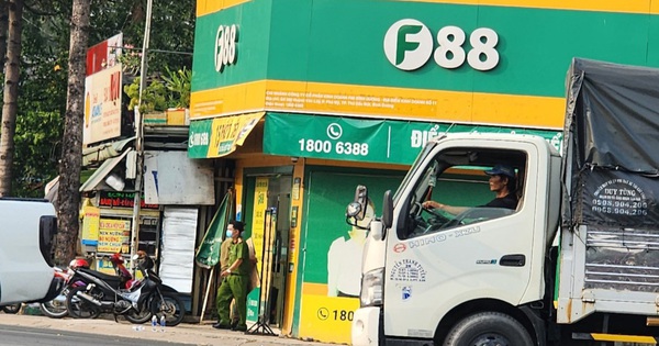 Công an xuất hiện ở hàng loạt chi nhánh, điểm giao dịch của F88 tại Bình Dương - Tuổi Trẻ Online