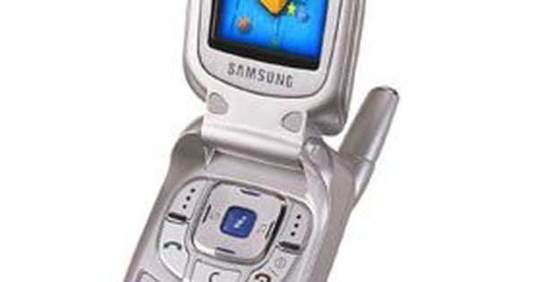 Samsung giới thiệu 2 mẫu điện thoại di động mới - Tuổi Trẻ Online