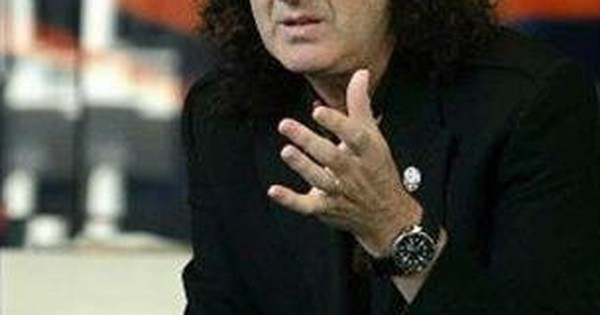 Nghệ sĩ ghita Brian May nhận bằng tiến sĩ ngành thiên văn - Tuổi Trẻ Online