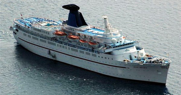 300 khách tàu Princess Daphne đến Việt Nam - Tuổi Trẻ Online