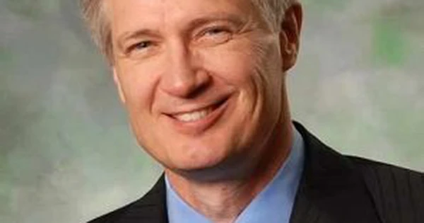 Biểu tượng nha khoa đương đại Carl Misch đến Việt Nam thuyết giảng ...