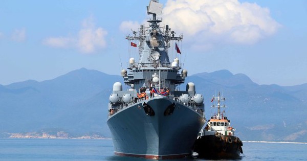 Tàu tuần dương tên lửa Nga ghé cảng quốc tế Cam Ranh - Tuổi Trẻ Online